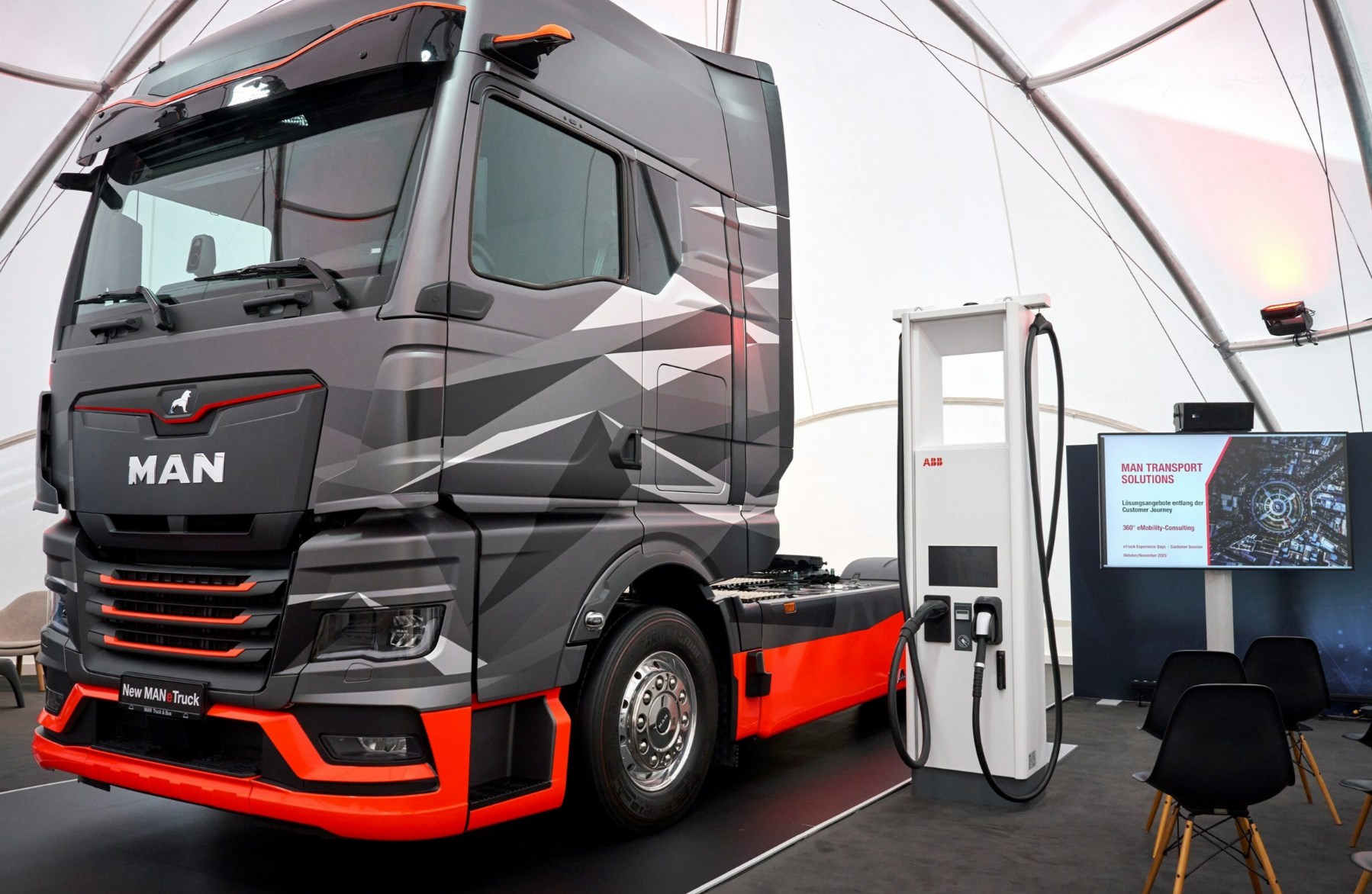 MAN and ABB E-mobility developing megawatt charging systems & standards ...