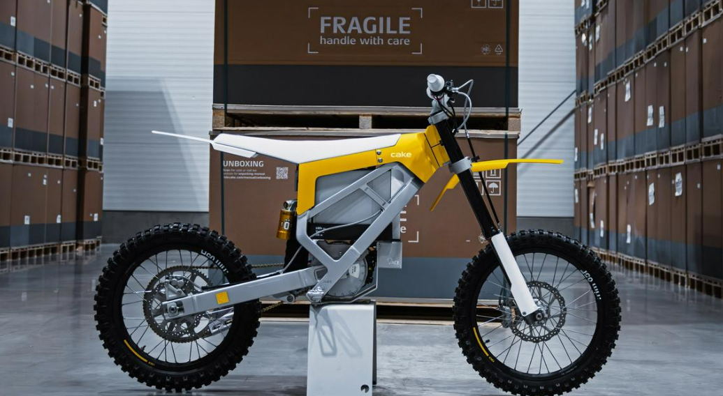 CAKE begins delivery of Bukk Platform electric motorcycles - EV Tech ...
